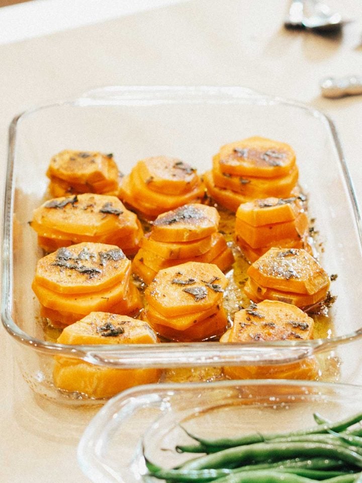 Roasted Fingerling Potatoes with Garlic & Pepper | Laura Fuentes