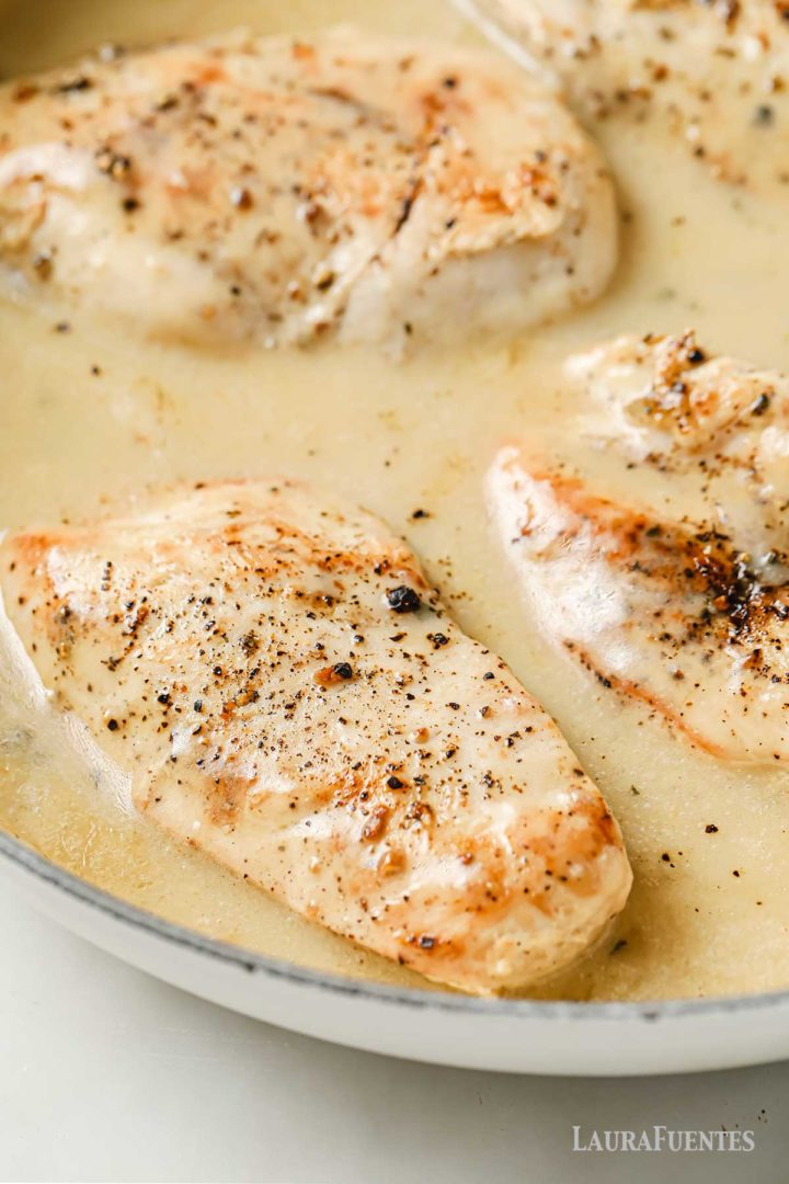 Creamy Garlic Chicken Breasts (Easy Recipe)