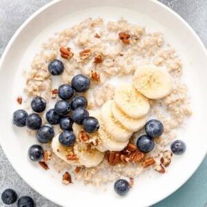 How to Make Quick Oats Oatmeal in the Stovetop | Laura Fuentes