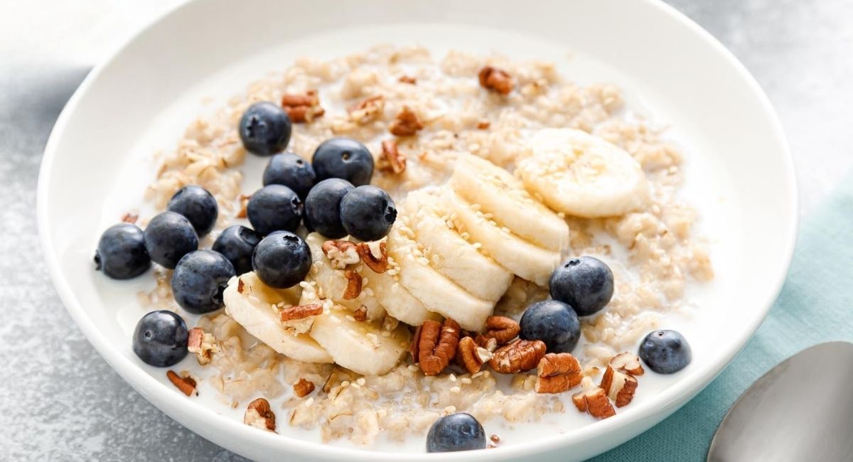 How to Make Quick Oats Oatmeal in the Stovetop | Laura Fuentes