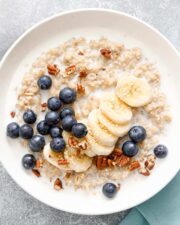 How to Make Quick Oats Oatmeal in the Stovetop | Laura Fuentes