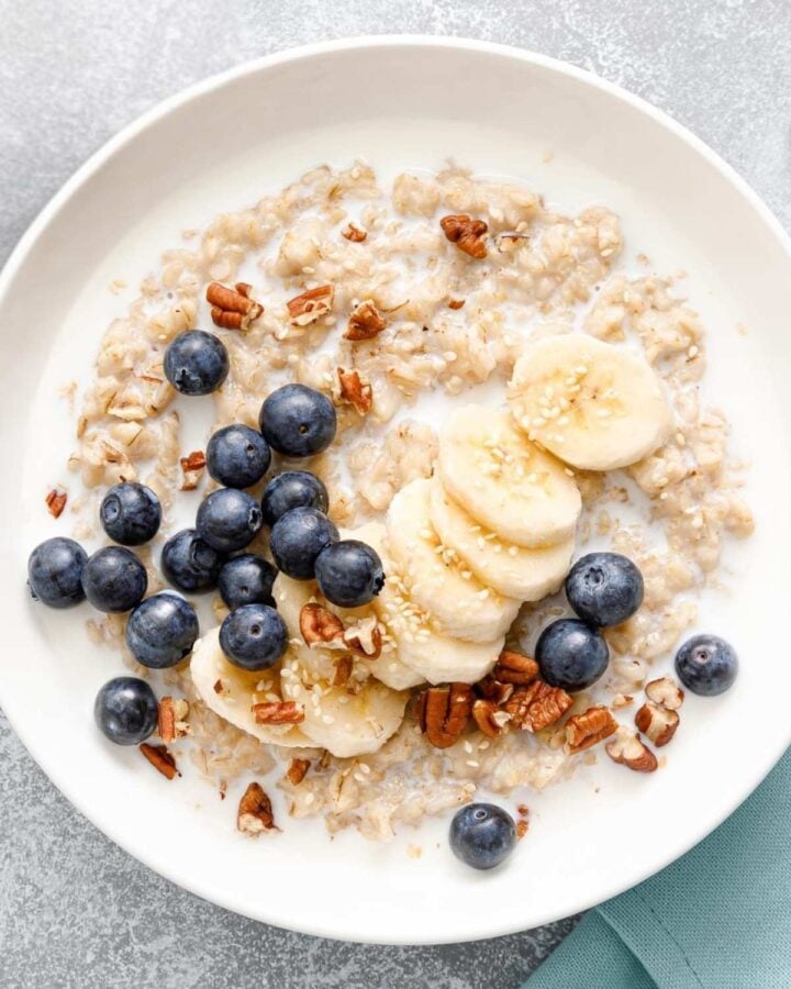 How to Make Quick Oats Oatmeal in the Stovetop | Laura Fuentes