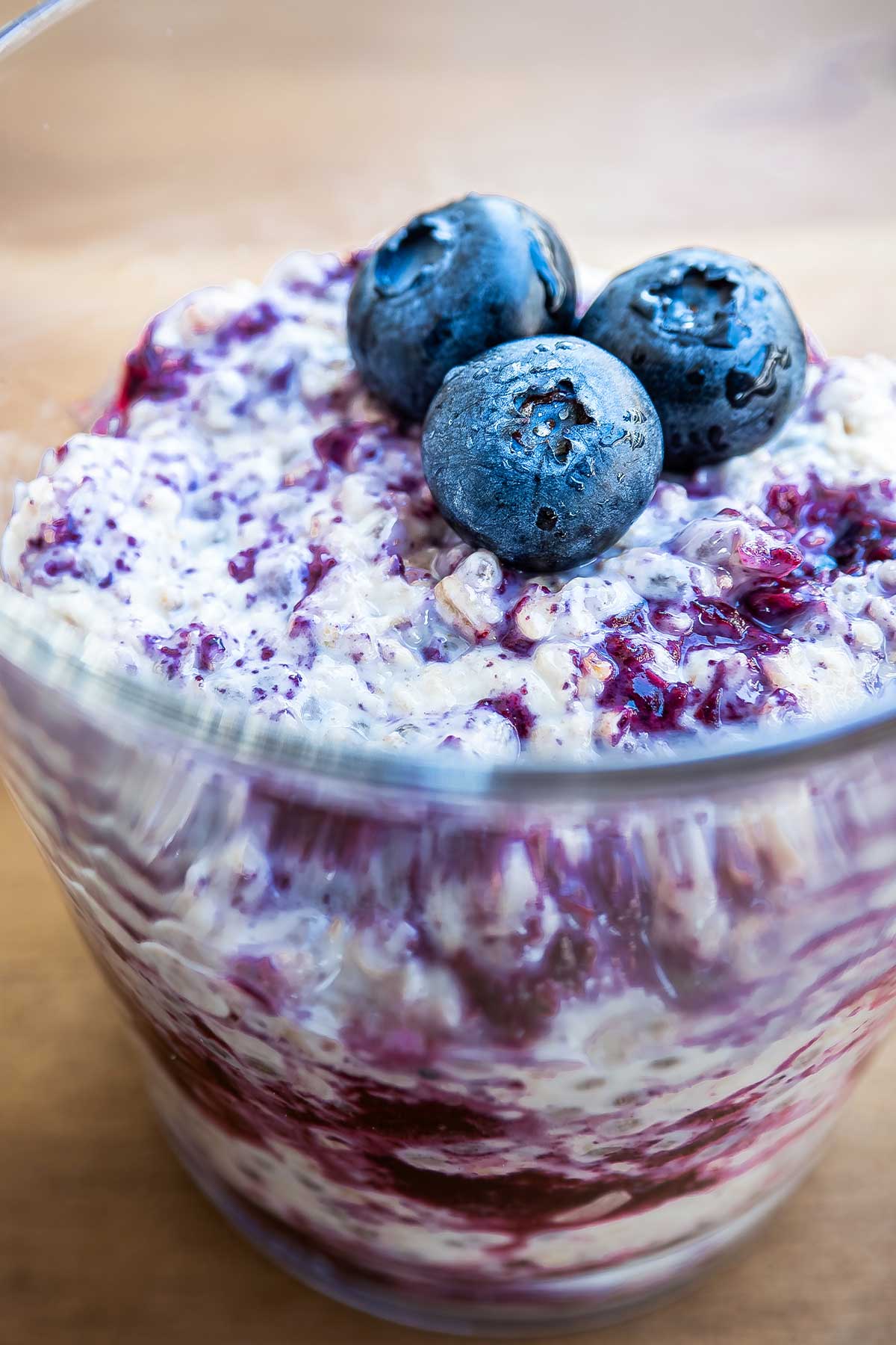 Overnight Oats with Frozen Fruit | Laura Fuentes