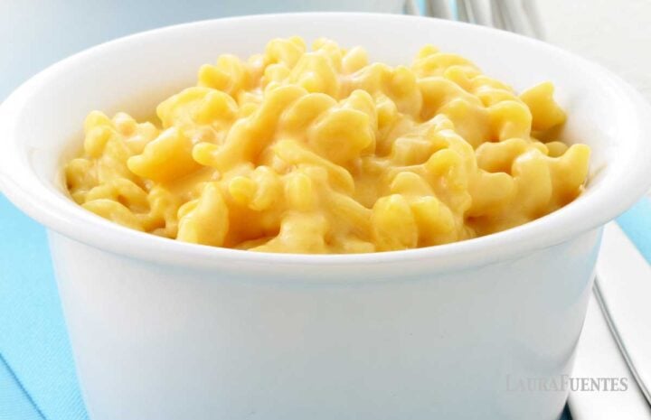 Creamy Macaroni and Cheese in a Mug | Laura Fuentes
